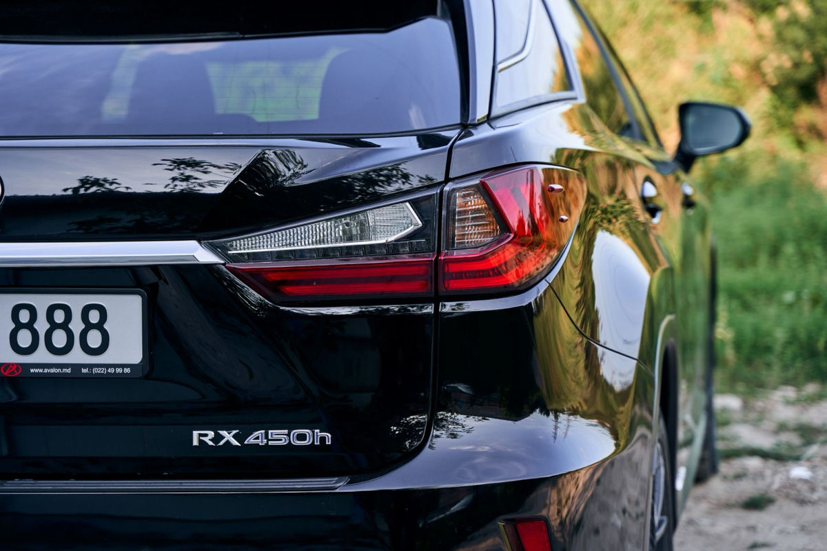 Lexus RX Series 2017 г. с пробегом 88888 км, Гибрид, 39900