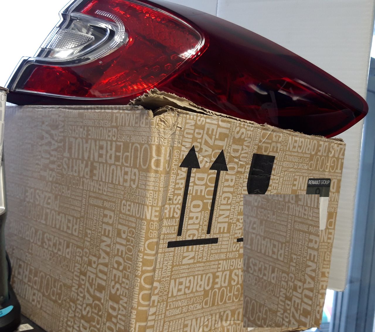 Фара,фонарь, faruri, stopuri renault/reno, dacia, nissan orighinal