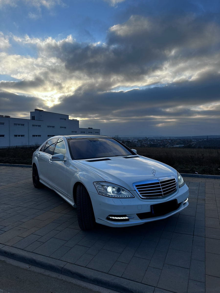 Mercedes S-Class 2007 г. с пробегом 281000 км, Дизель, 16900