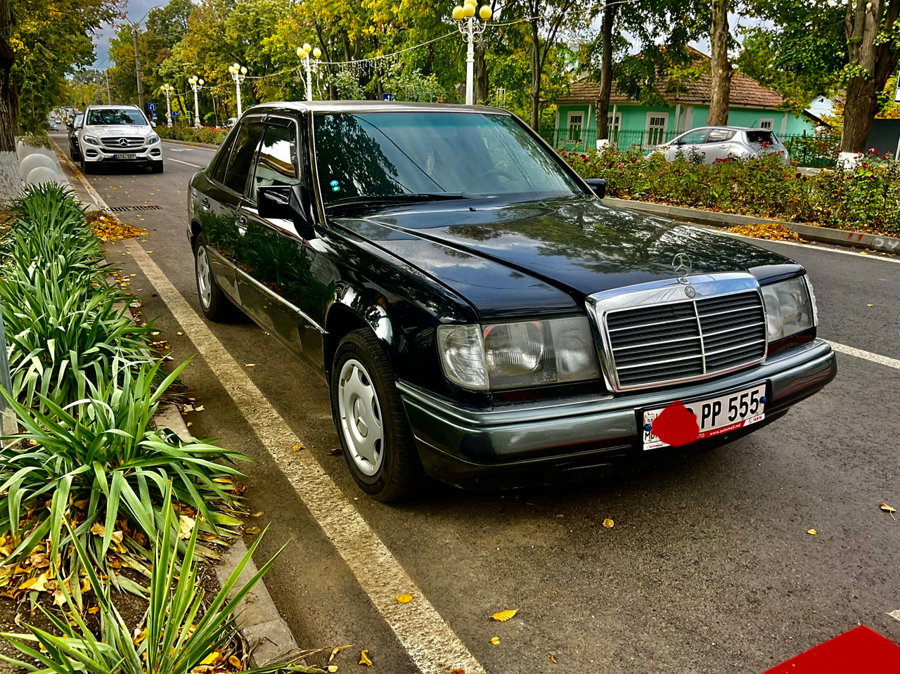 Mercedes Series (W124)