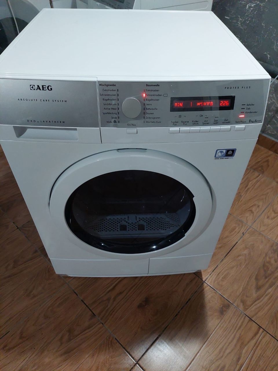 Компрессорная сушильная машина AEG Protex Plus на 8 кг