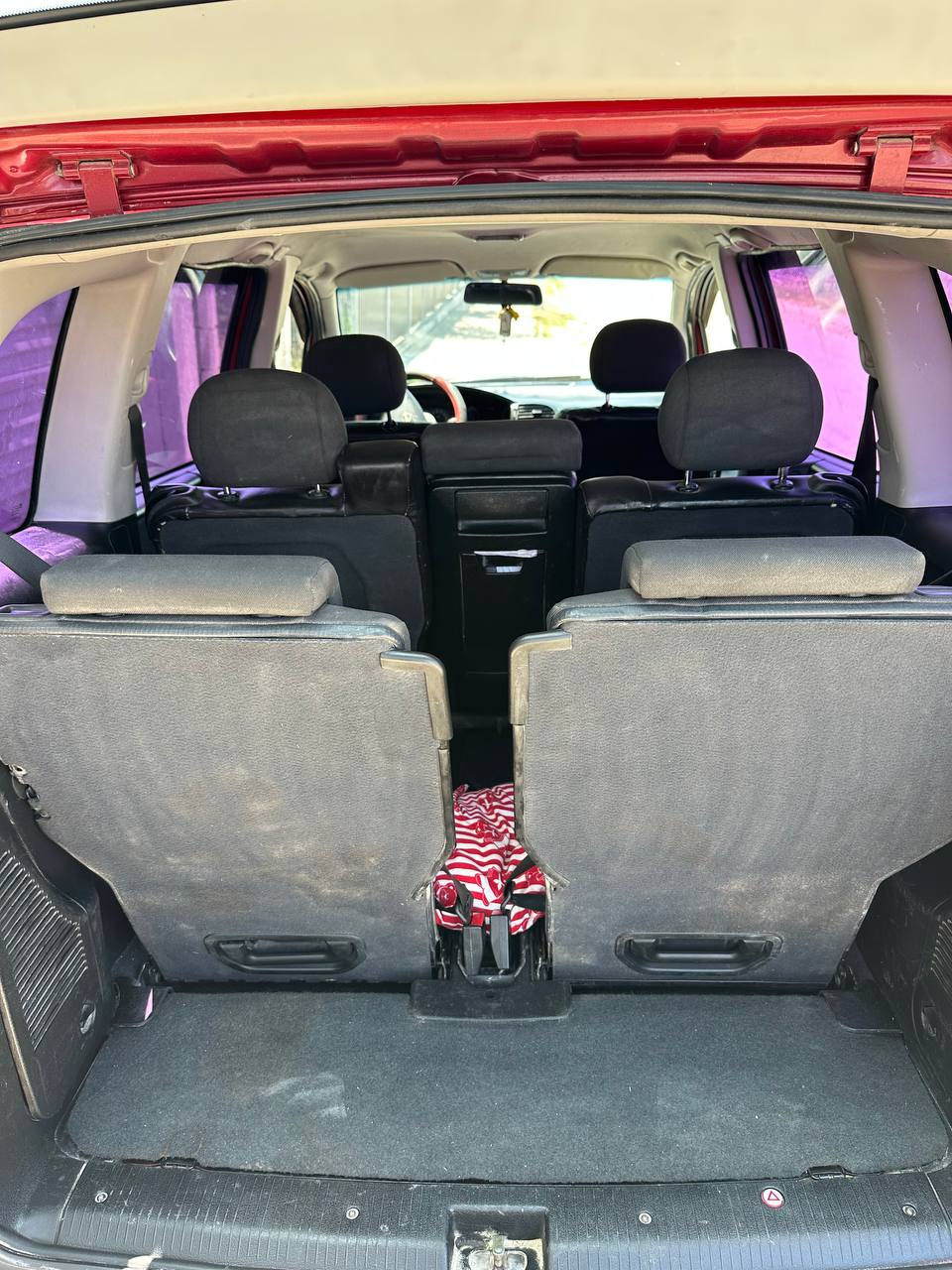 Opel Zafira 2004 г. с пробегом 2130000 км, Дизель, 2200