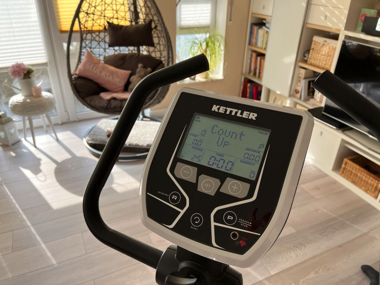 Велотренажер Kettler X3. Bicicleta de exerciții.