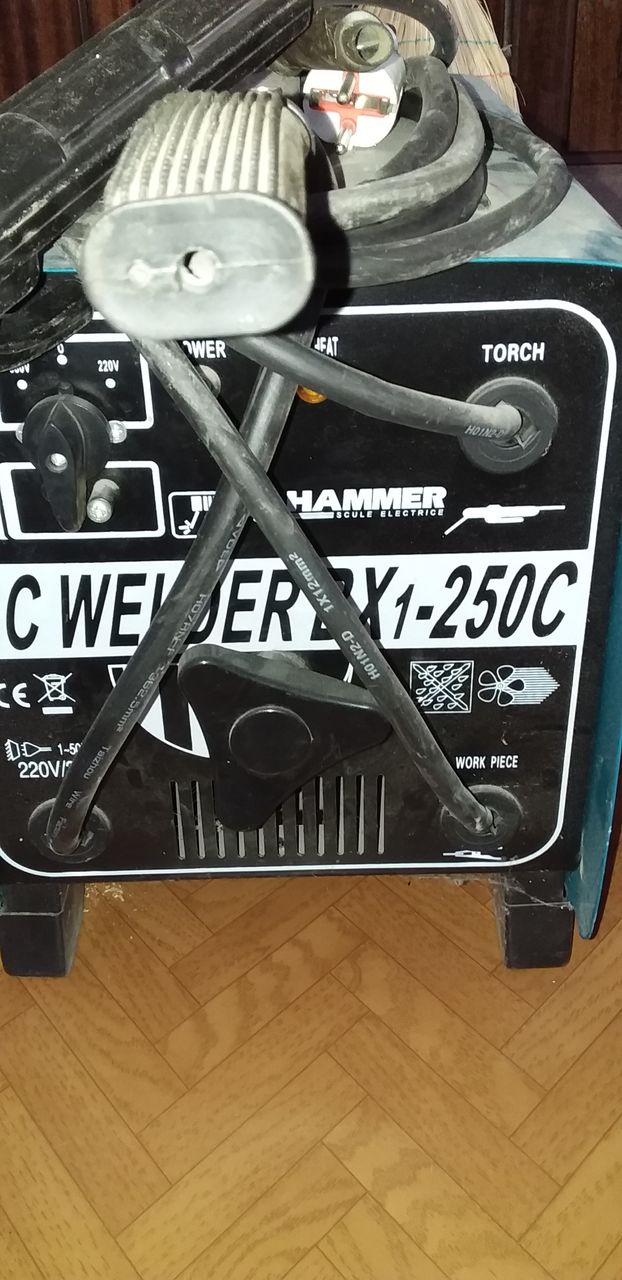 Сварочный опарат Hammer.