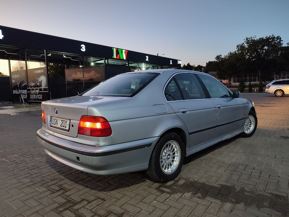 BMW 5 Series an. 1996 cu rulaj 300000 km, Benzină, 4500