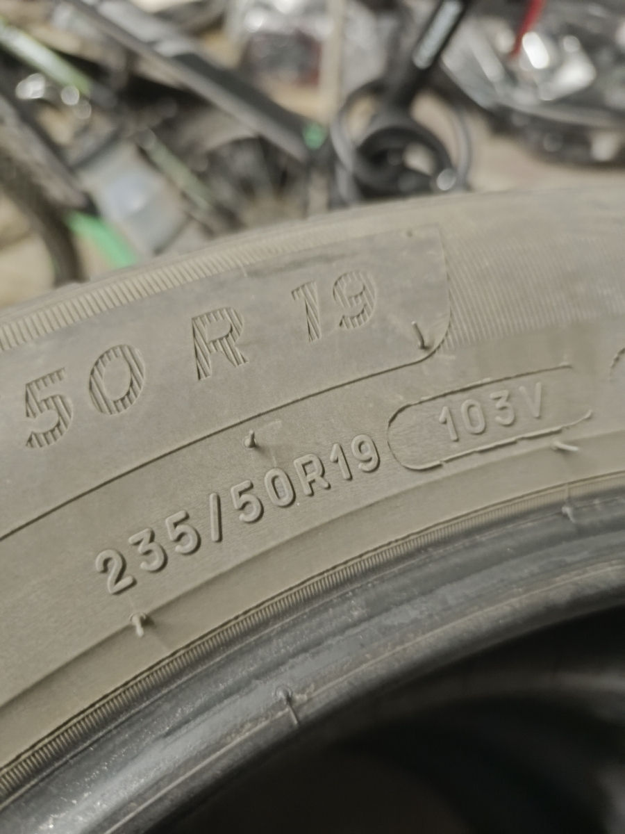 Vînd 4 anvelope de vară 235/50. R19