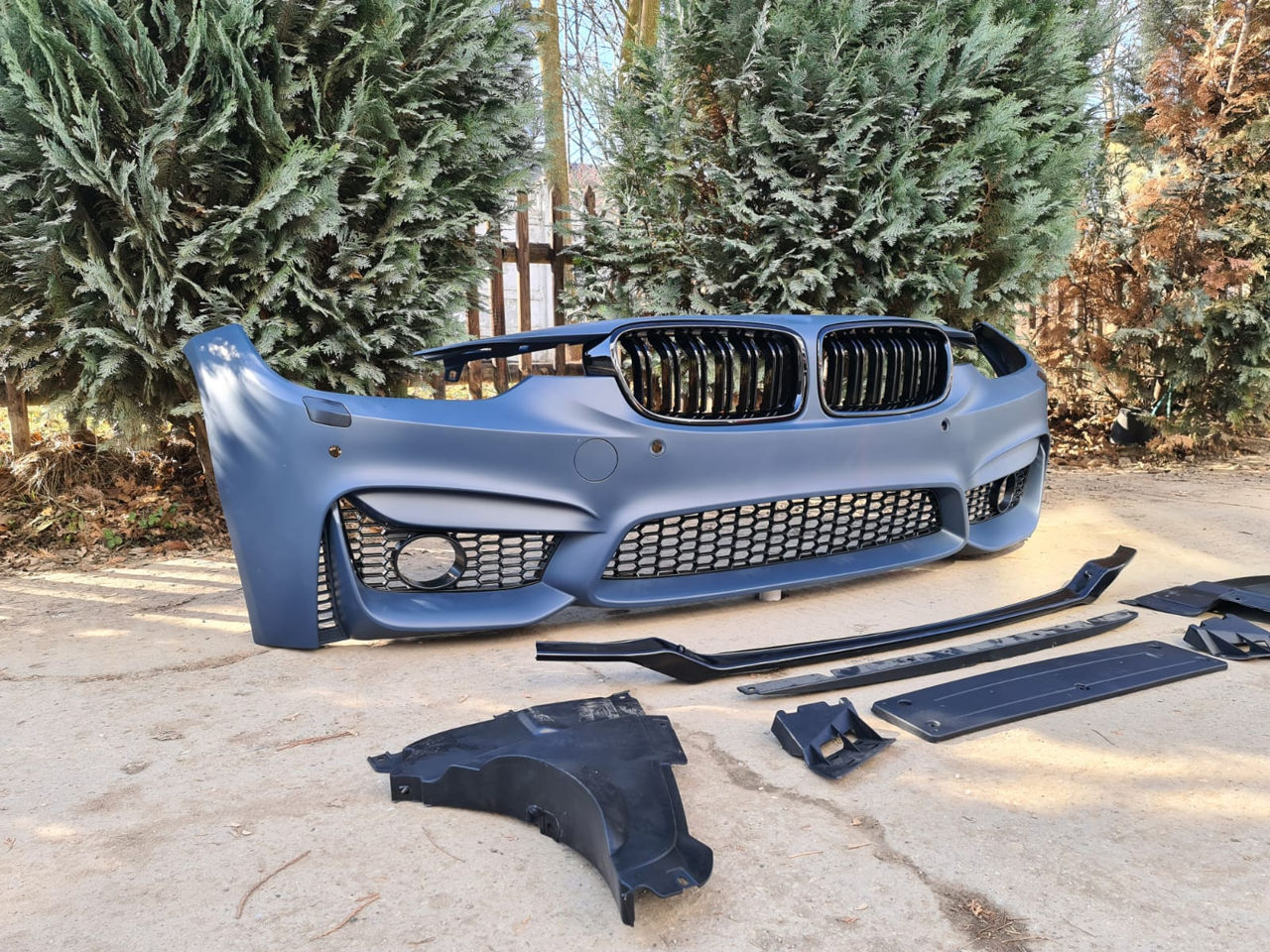 Bara Fata M M3 BMW Seria 3 F30 F31 (2011-2018) Sport EVO cu Gauri Proiectoare