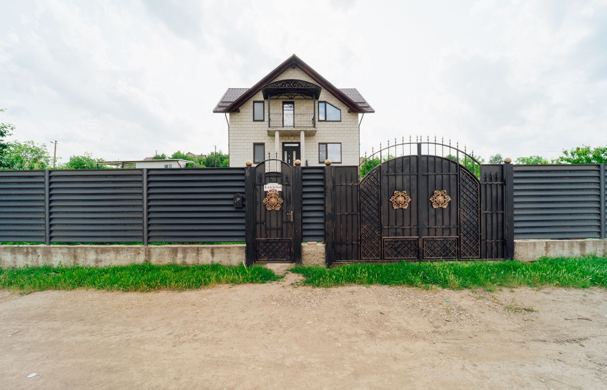 Casă de locuit, 7 ari teren, com.Băcioi 200000€