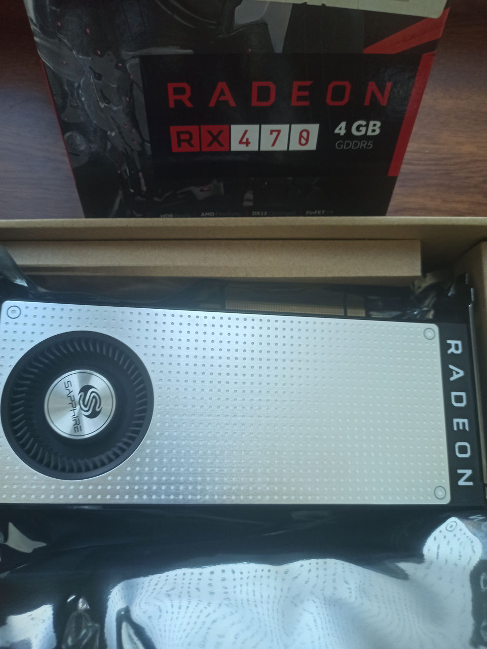 Radeon RX 470 în cutie