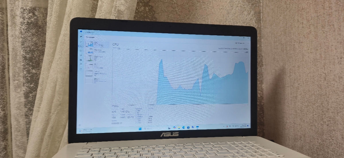 Gaming Asus (17",Intel i3-4030U,GTX 850M 2Gb,RAM 12GB SSD 256GB ...