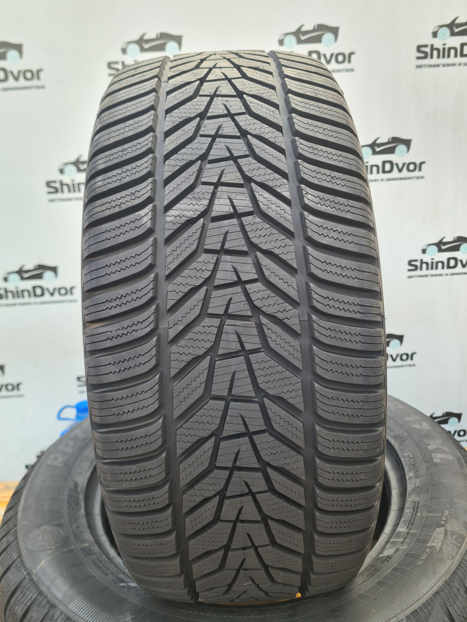 Anvelope iarna Hankook 235/45 R18 - 3150 lei