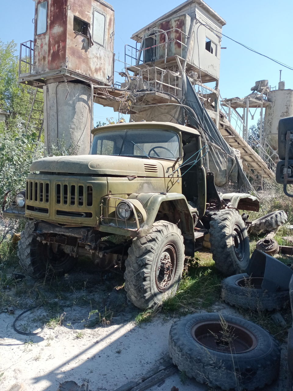 запчасти ЗИЛ 131 газ-66 камазы разные