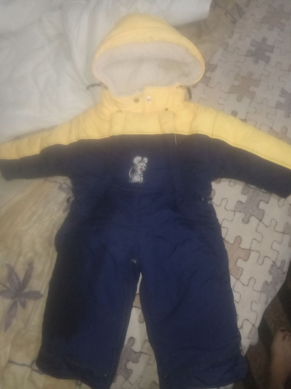 Продам камбинизон для мальчика на зиму от 1 года до 1.5 года 150 лей
