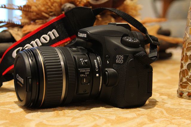 Canon 60D 17 85mm stare ideala ca nou.