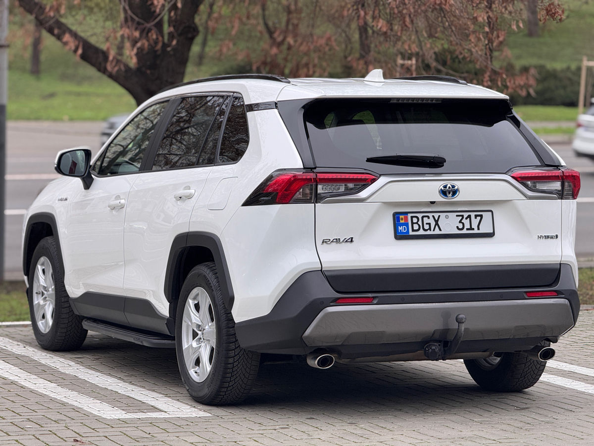 Toyota Rav 4 2020 г. с пробегом 81000 км, Гибрид, 26900