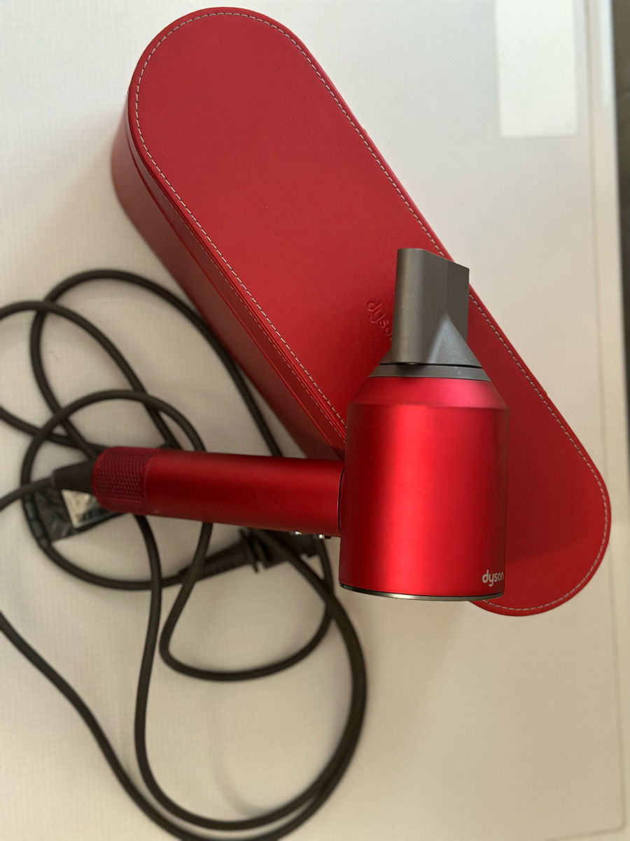 Фен Dyson red edition