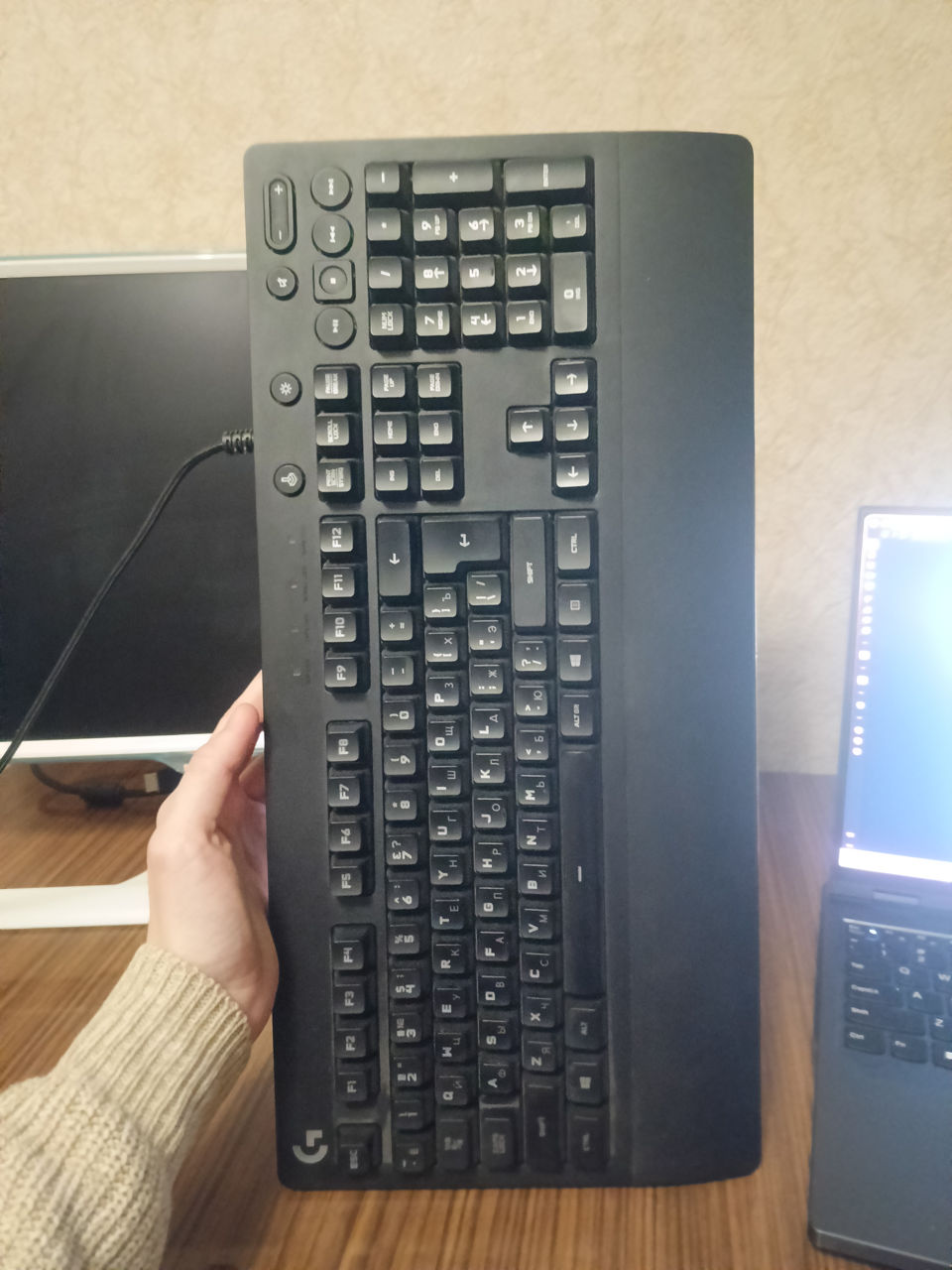 Клавиатура Logitech G213