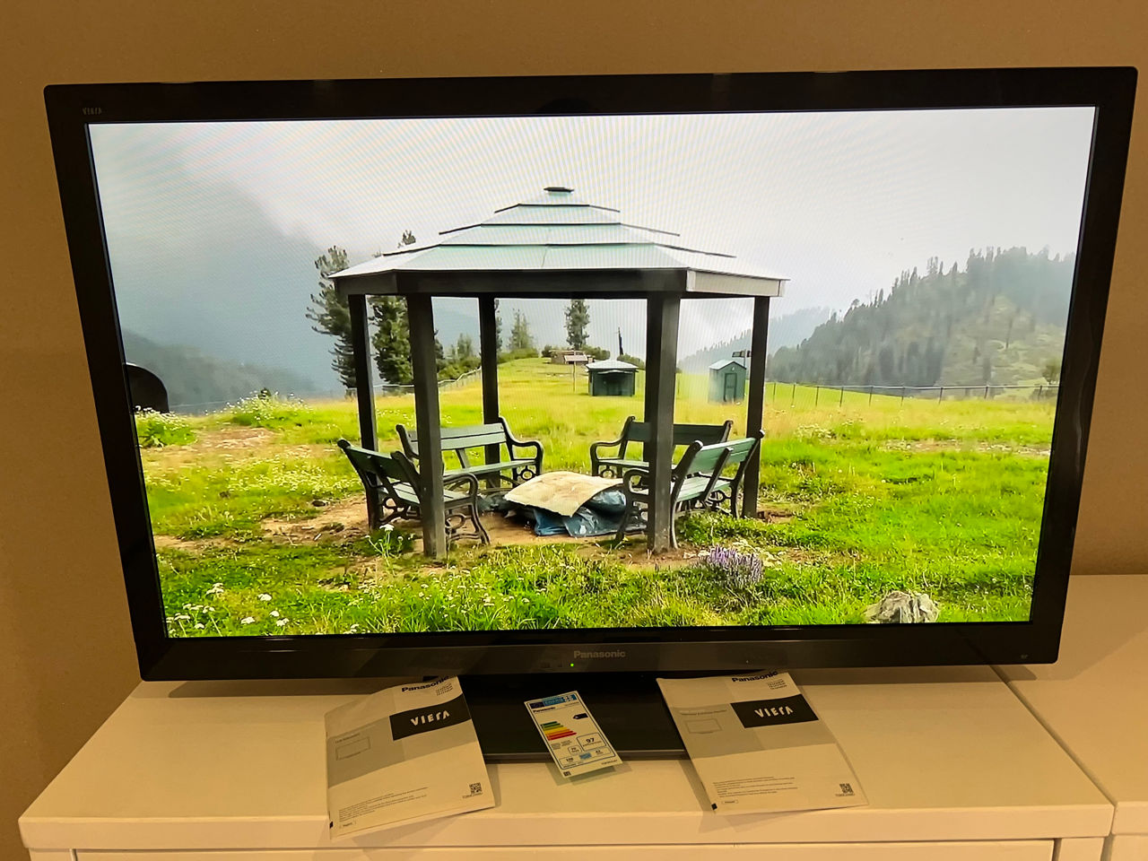Panasonic tv. 106 cm. 42 inch