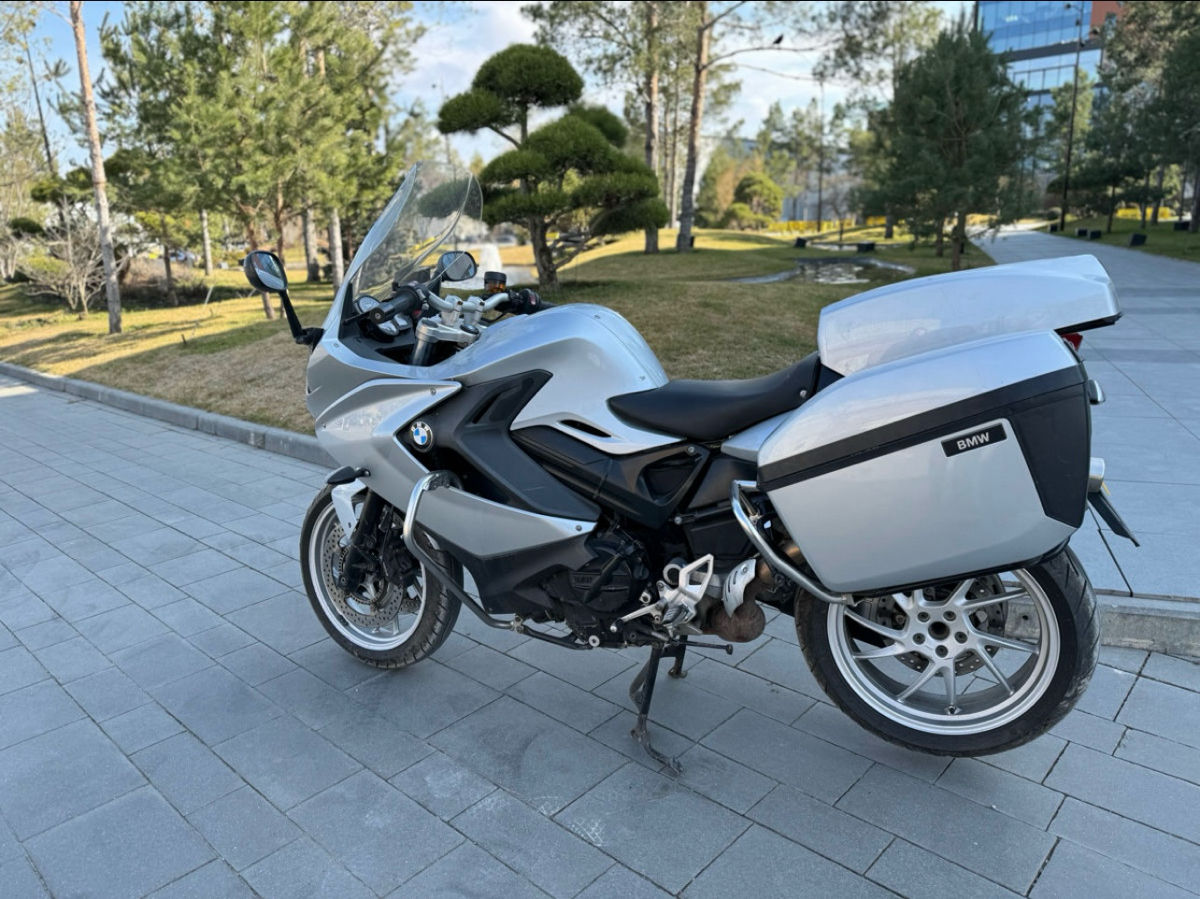 BMW F800GT