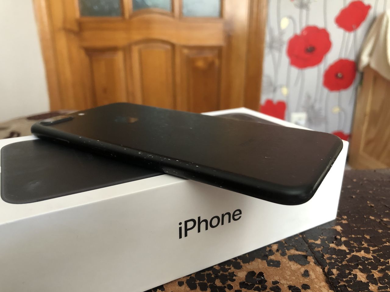 Vând iPhone 7 plus full complect