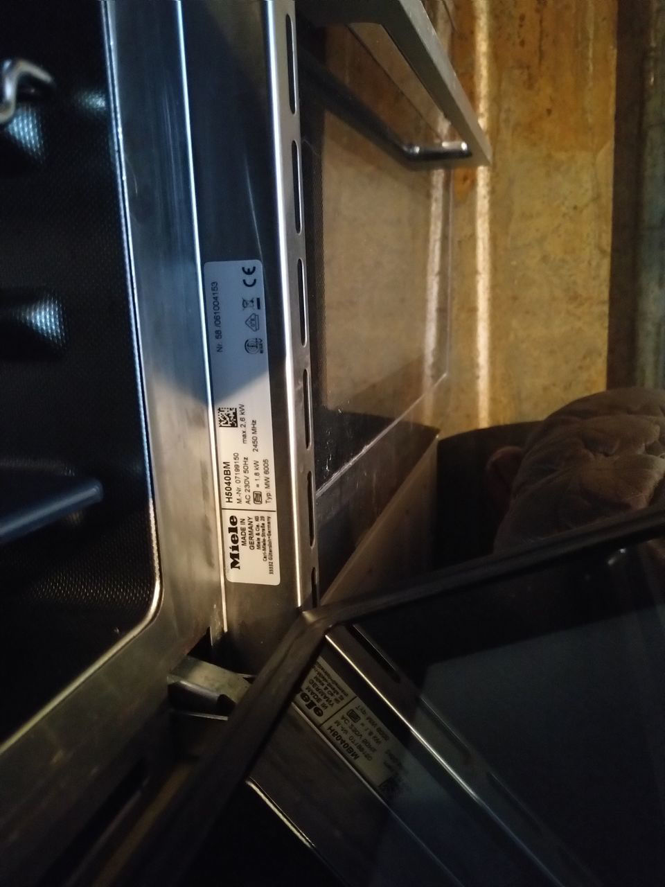 Se vinde cuptor miele h5040bm