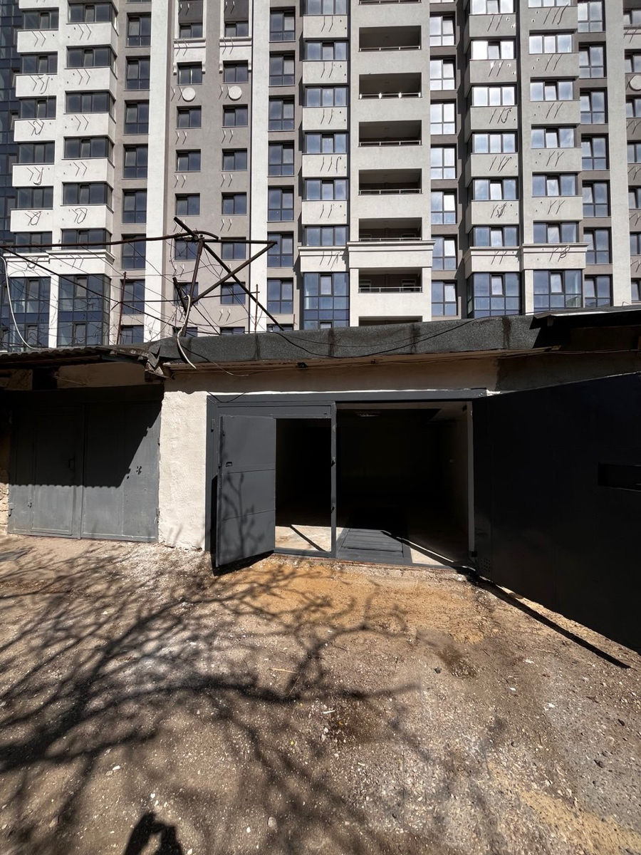 Se vinde garaj in doua nivele