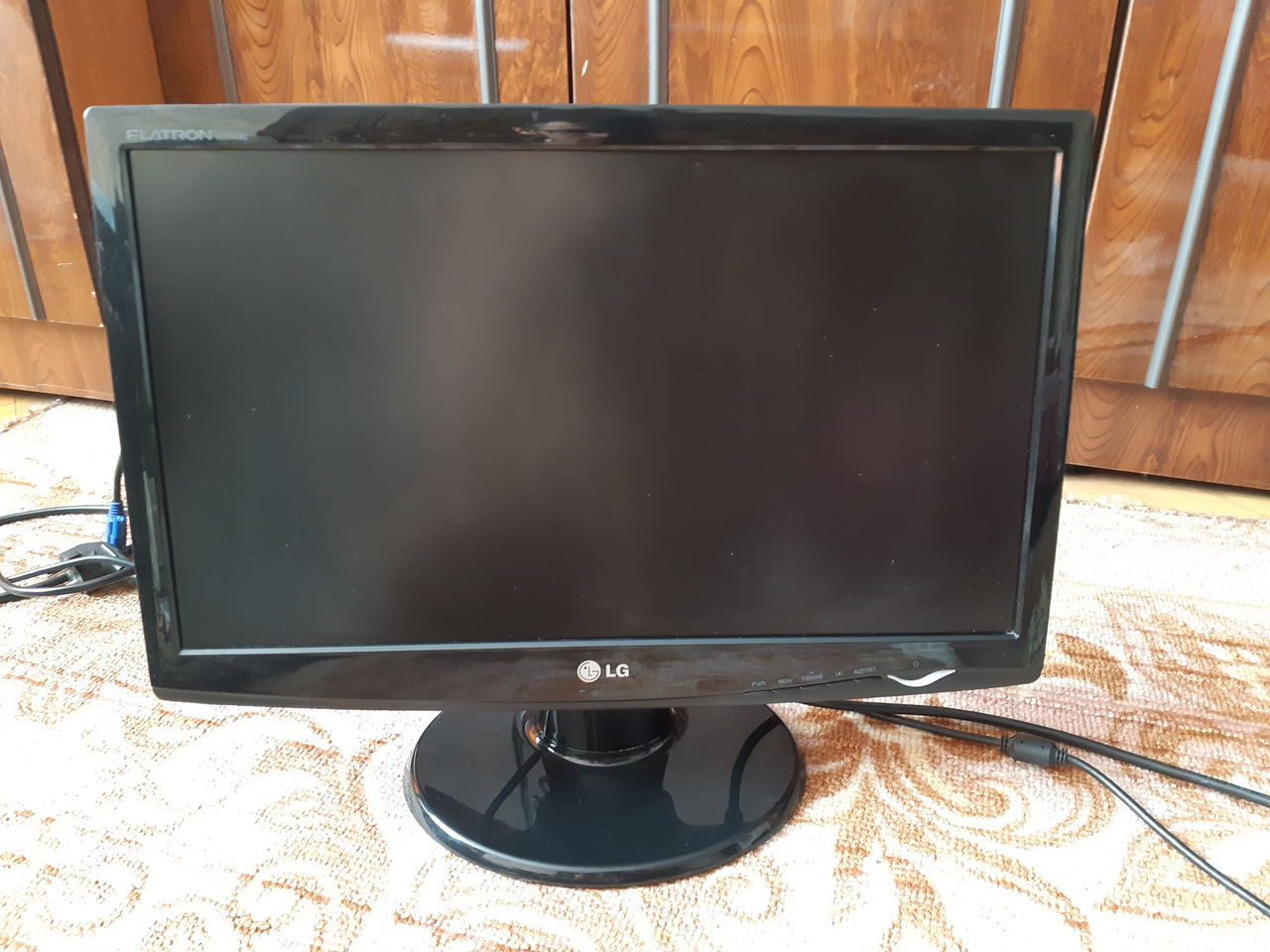 продам монитор LG