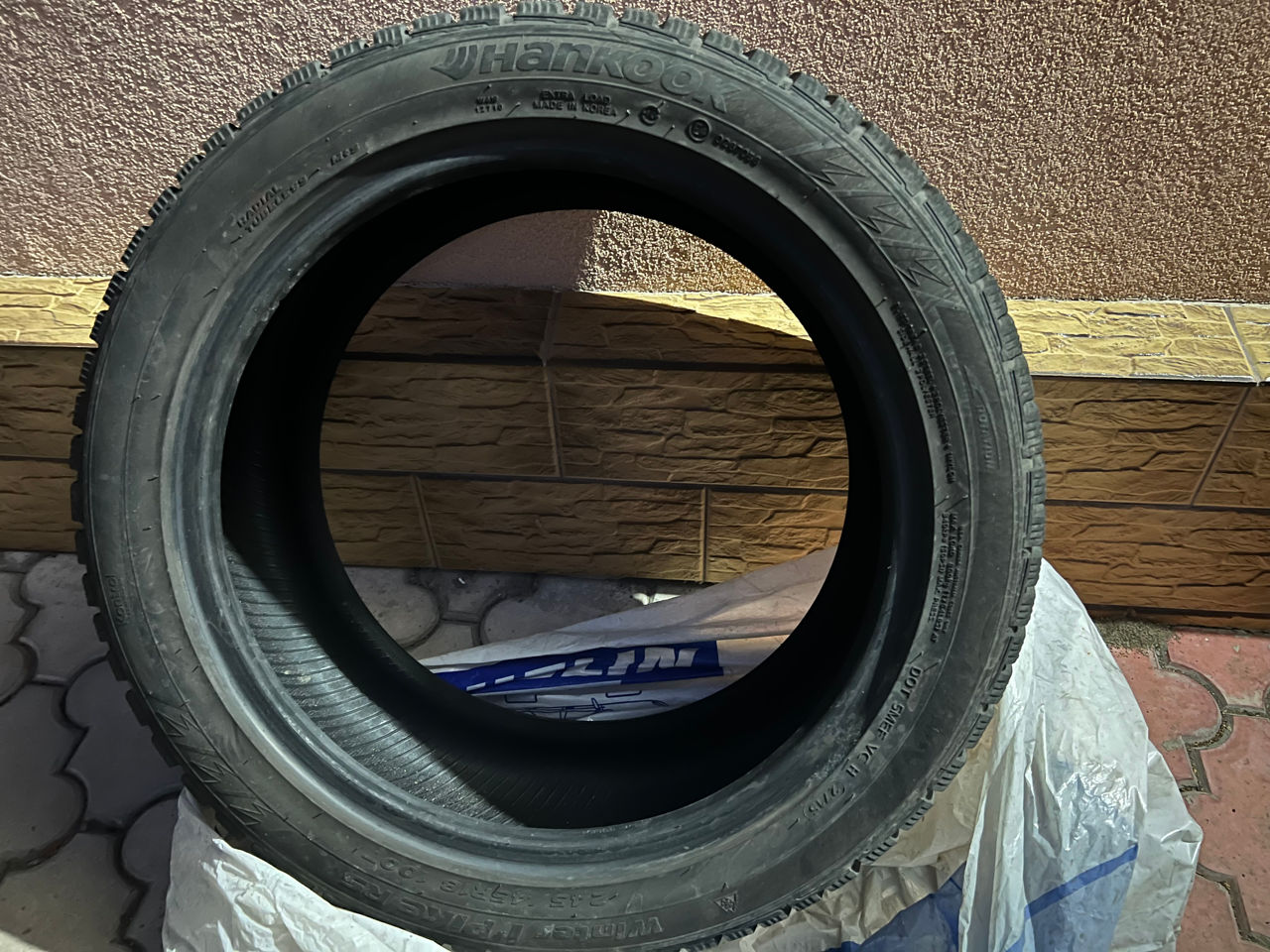 245/45 r18