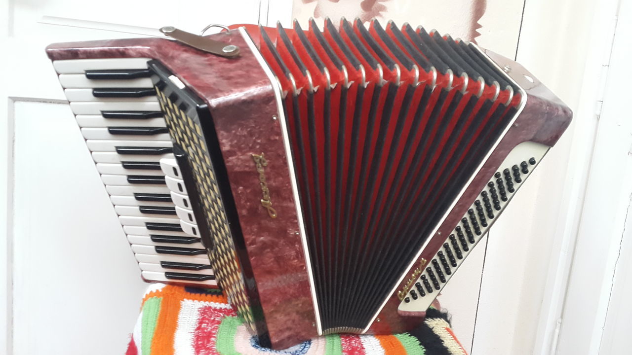 Acordeon Accord 80 basi in stare super!