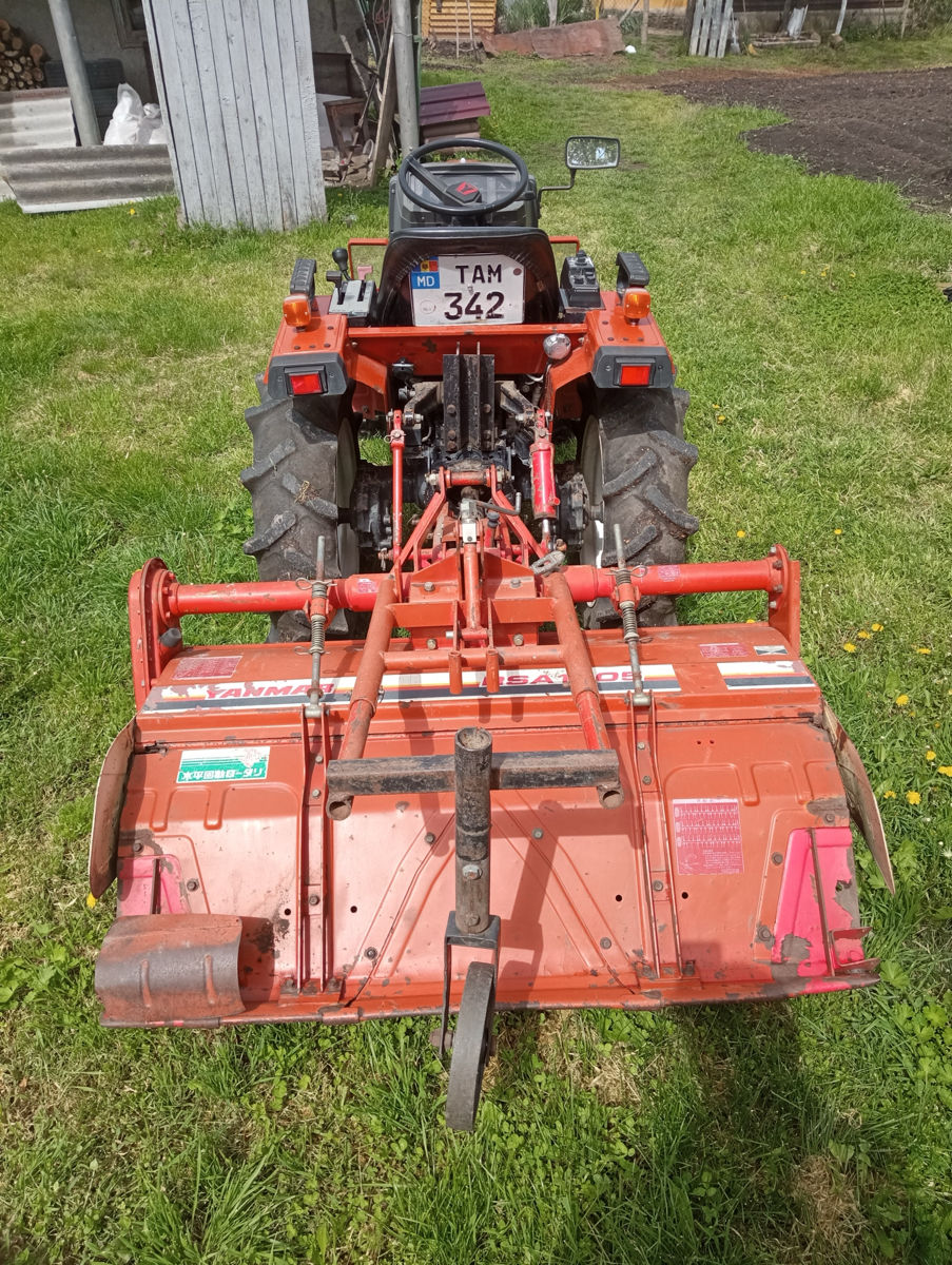 Vînd mini Tractor
