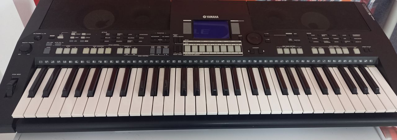 Yamaha PSR-S550 3790 lei