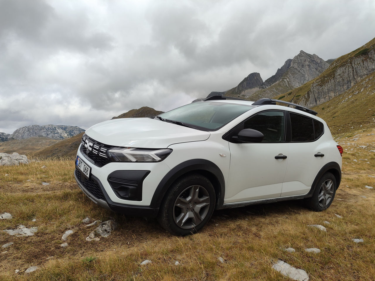 Dacia Sandero Stepway an. 2024 cu rulaj 2000 km, Benzină, 12600