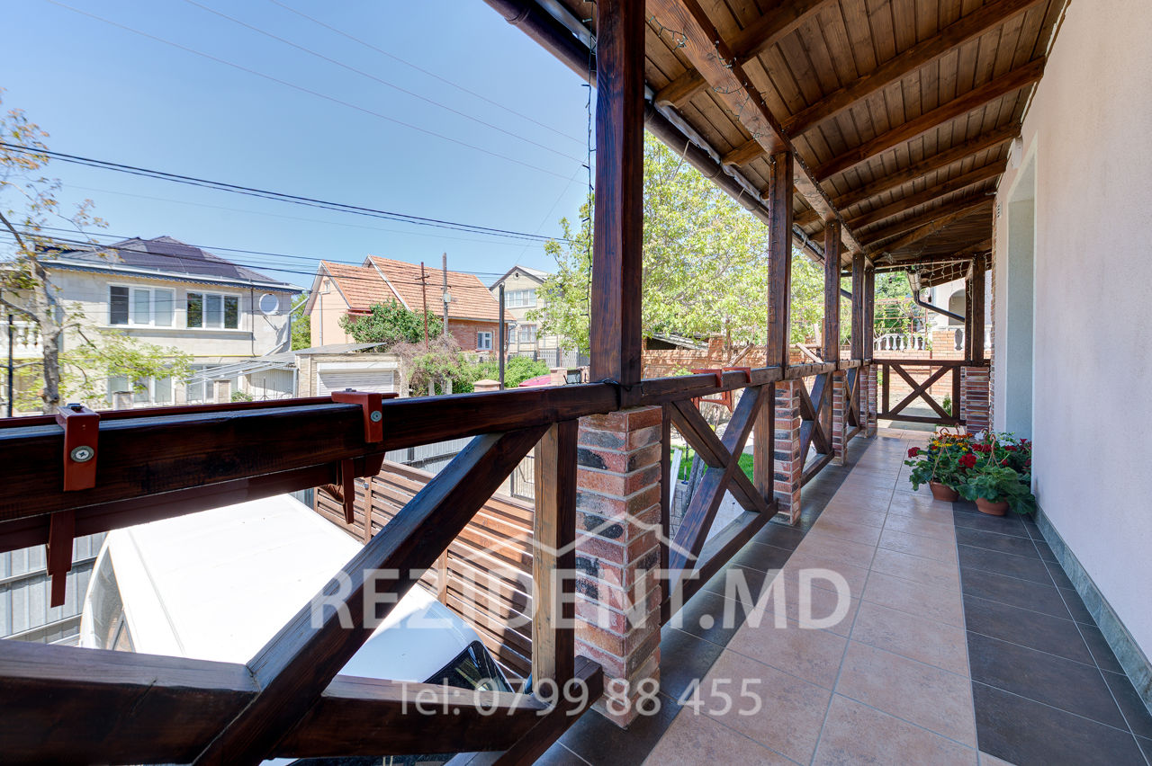 Duplex de vanzare in orasul Codru(Telecentru, Schinoasa) 200 mp, 3.5 ari