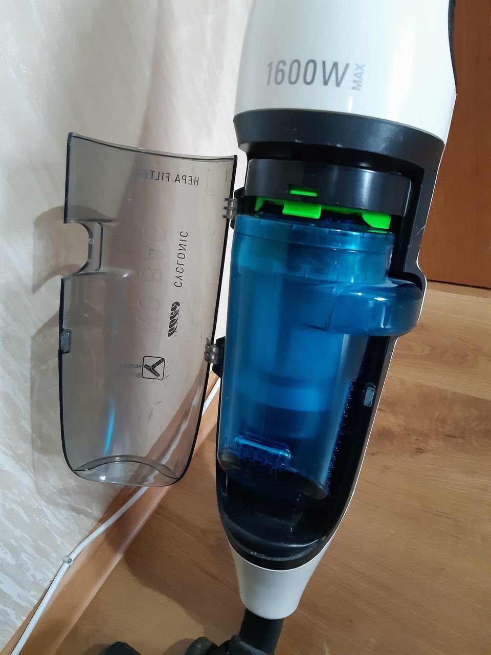Aspirator vertical Rowenta - Пылесос вертикальный
