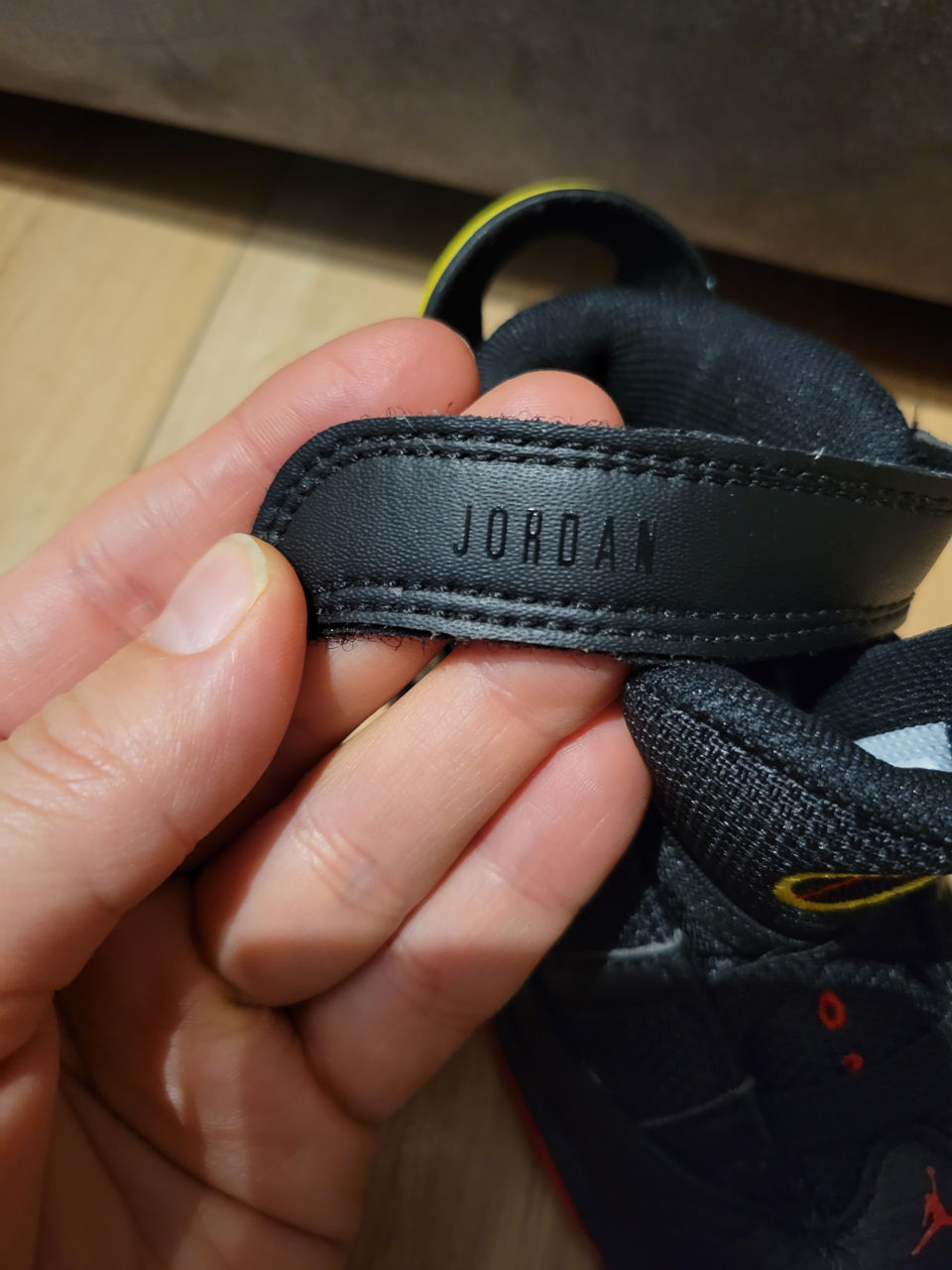 Ghete Jordan. Noi. Marimea 22