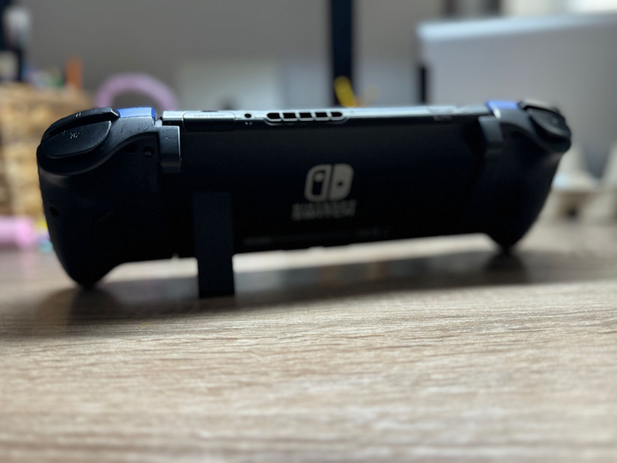 Nintendo Switch - 3200 лей + Игры.