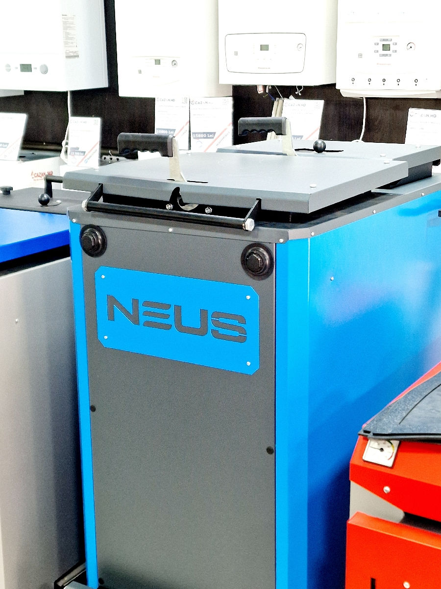 Cazanul de combustibil solid NEuS XL