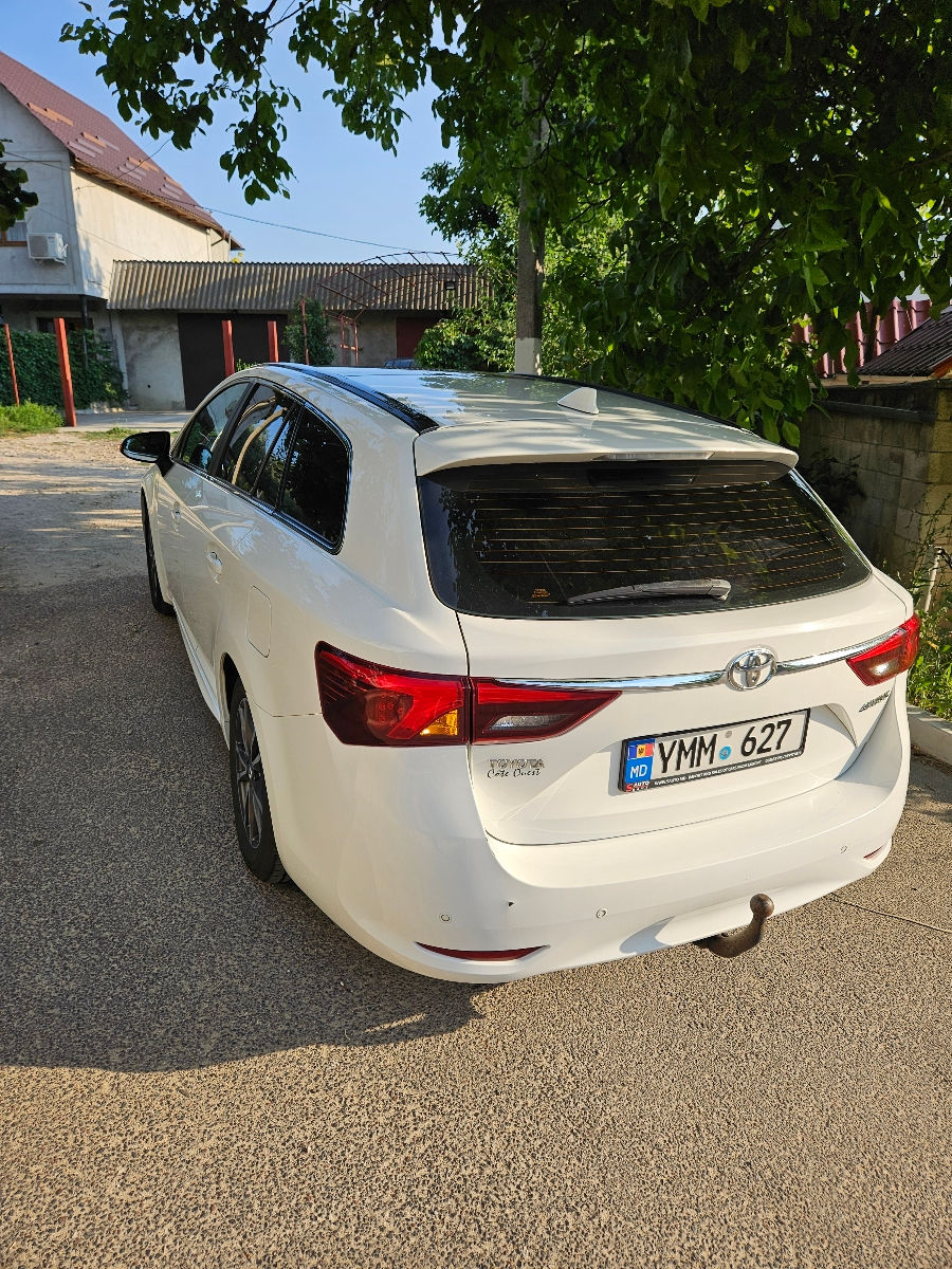 Toyota Avensis an. 2015 cu rulaj 185000 km, Diesel, 11400