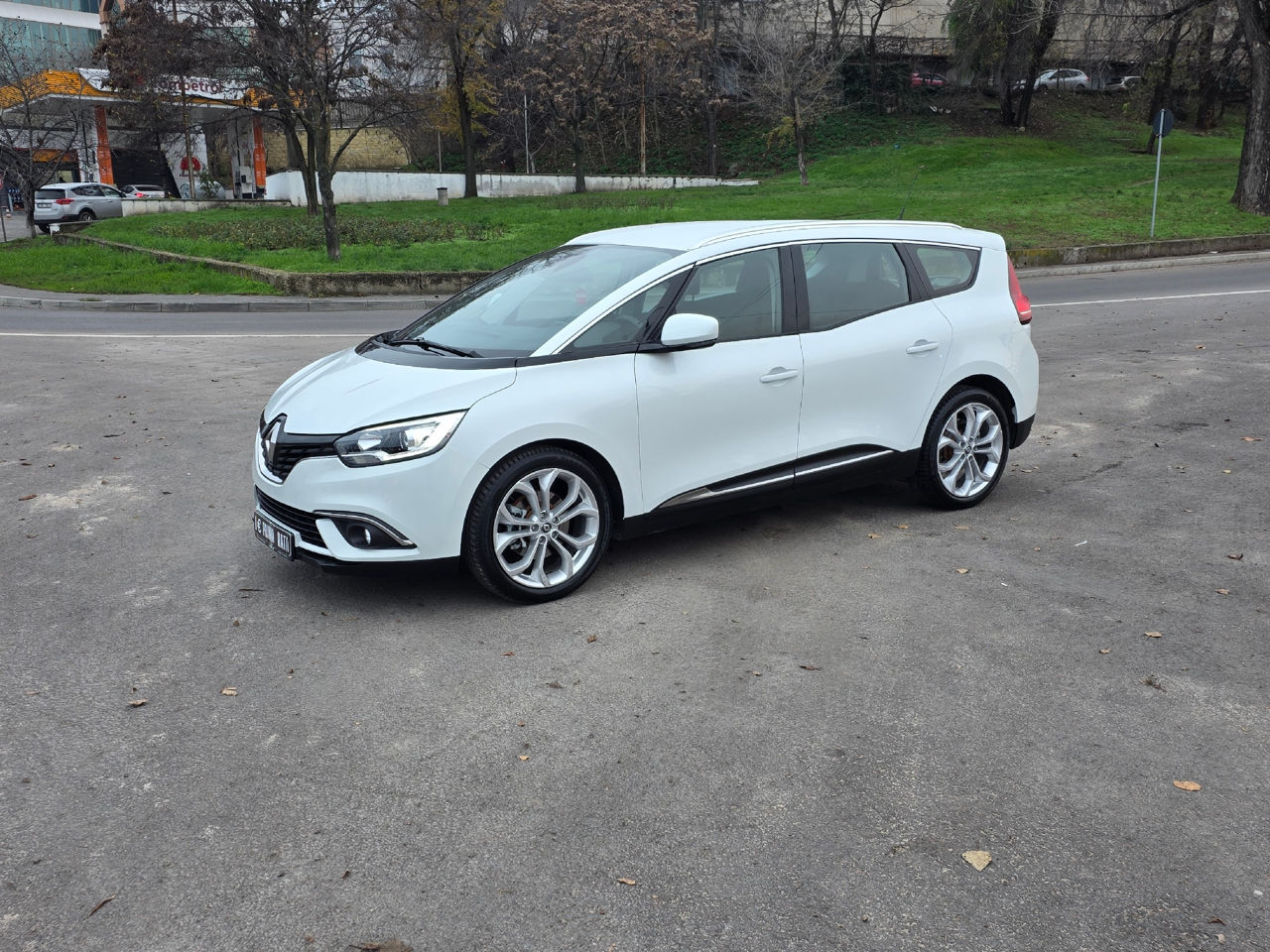Renault Grand Scenic 2017 г. с пробегом 202000 км, Дизель, 10999