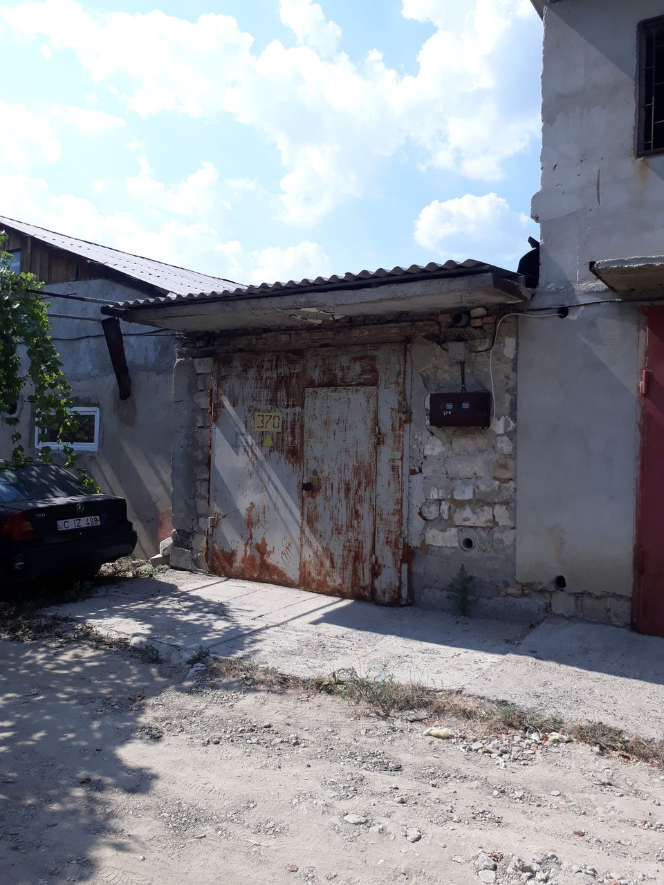 Vand garaj privatizat 45.9m se poate de construit etajul 2