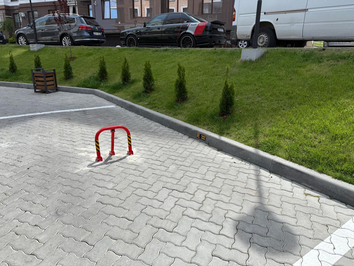 Vind 2 Parcări