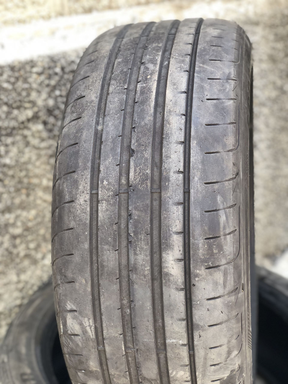 245 45 R19 Goodyear F1 Asymmetric 5