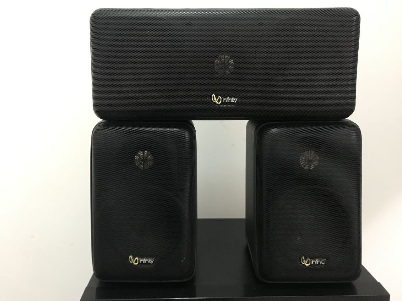 2 boxe Infinity Infinitesimal IV + boxa centrală Infinity.