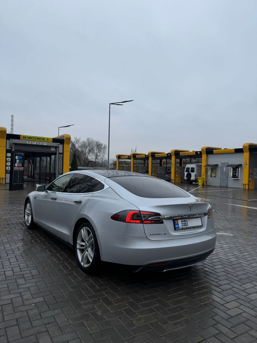 Tesla Model S an. 2014 cu rulaj 153000 km, Electricitate, 15998