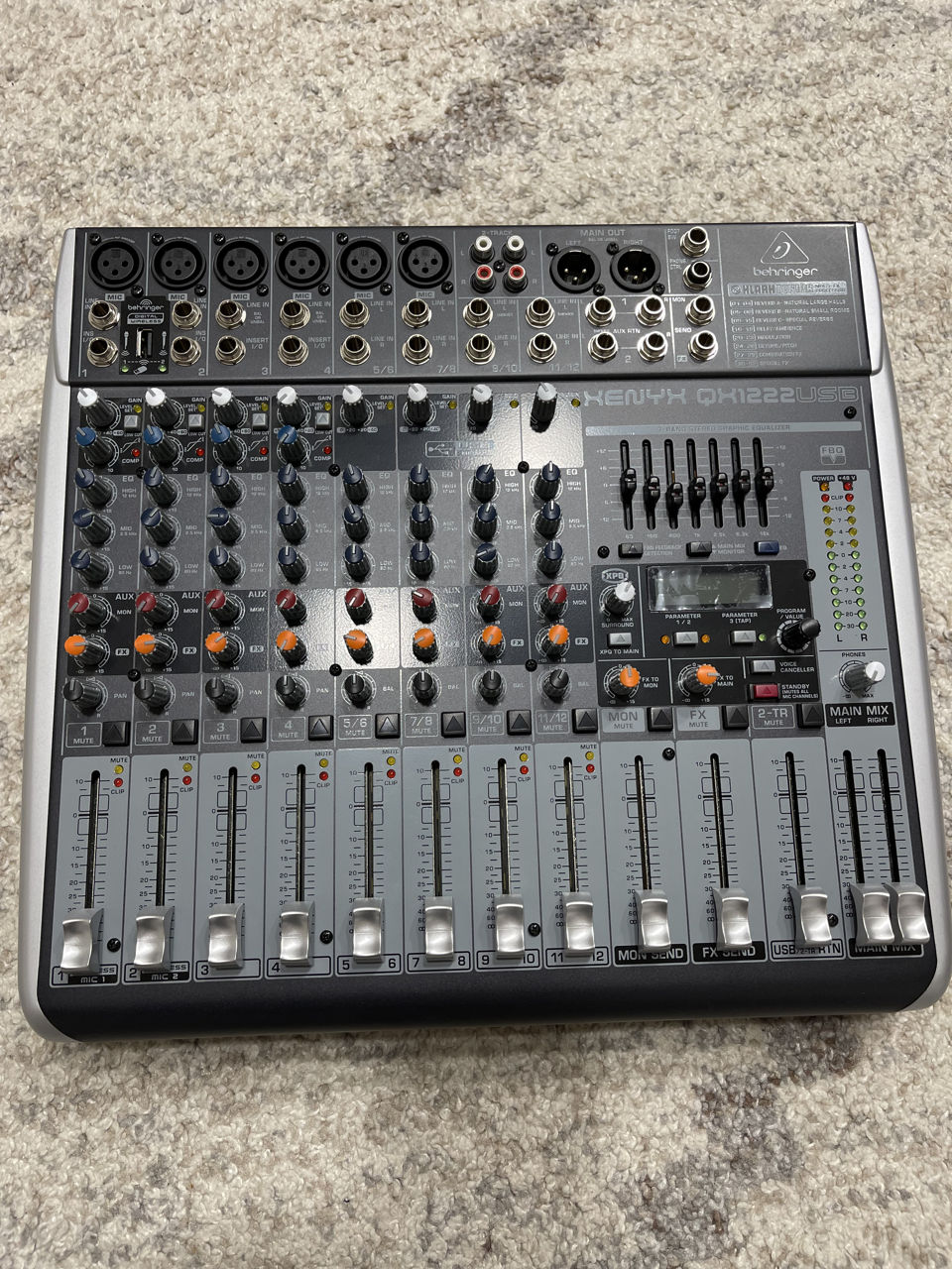 Muxer Behringer QX1222USB