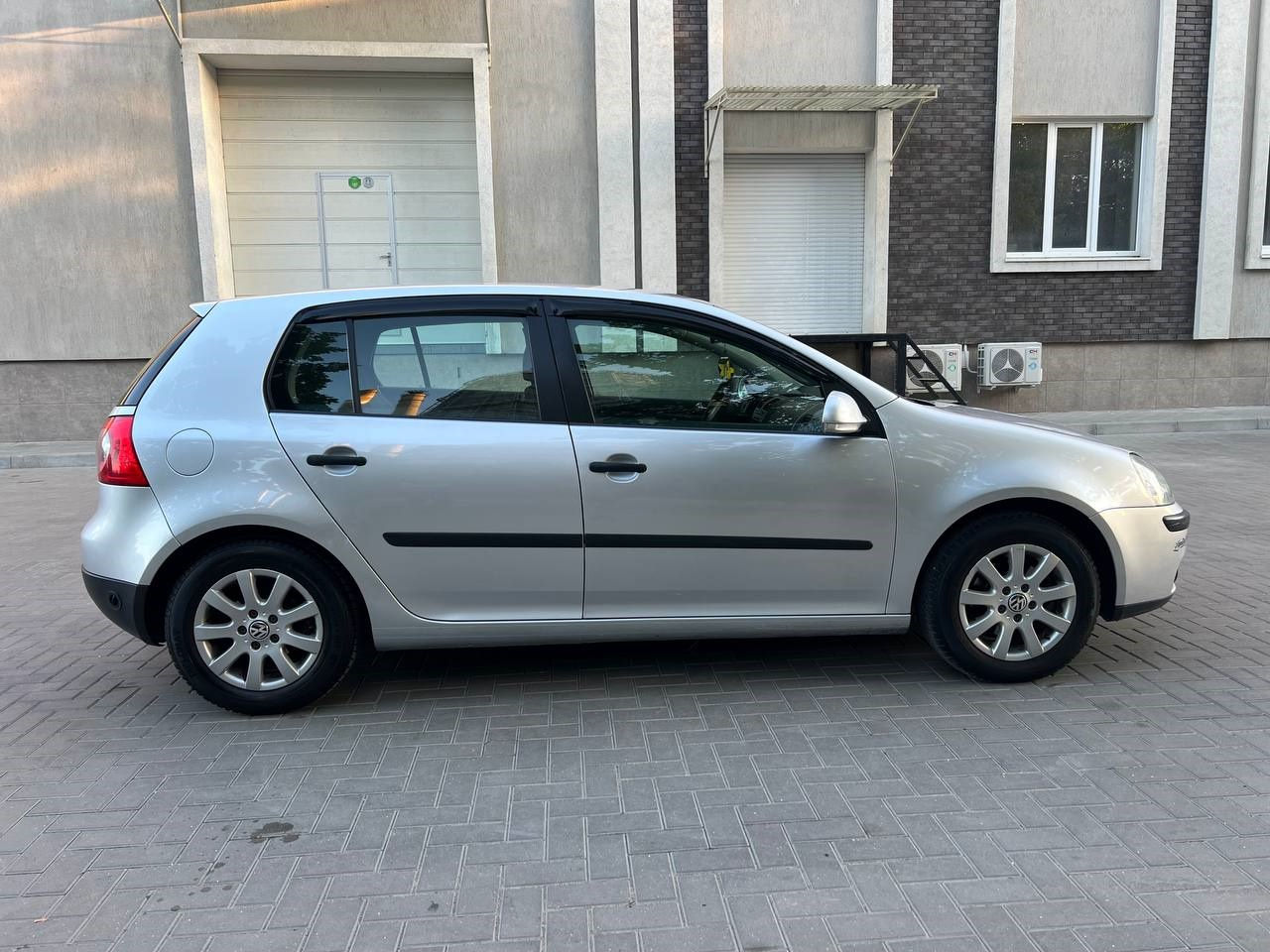 Volkswagen Golf 2006 г. с пробегом 220000 км, Бензин, 4750