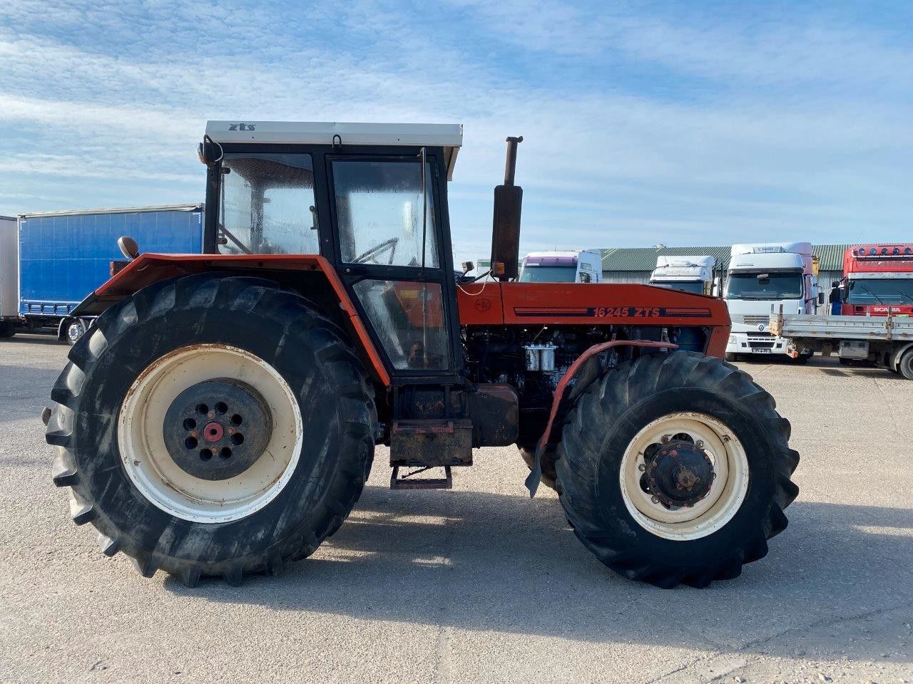 ZETOR ZTS 162 45 Crystal traktor 4x4
