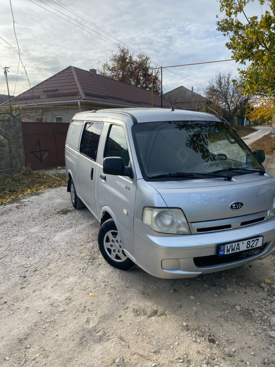 KIA Pregio