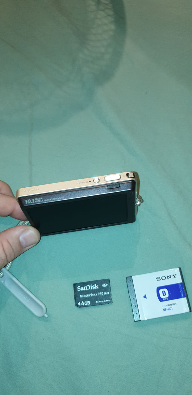 sony cyber shot T 700