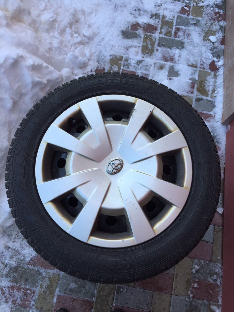 4 anvelope de iarna pu Toyota Auris 205/55/16!